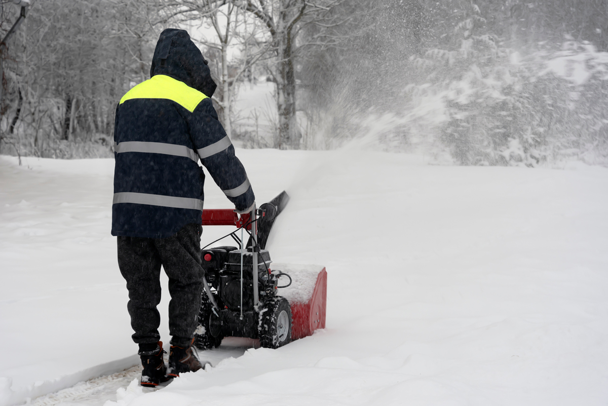 Snow Thrower vs Snow Blower: What’s the Difference?